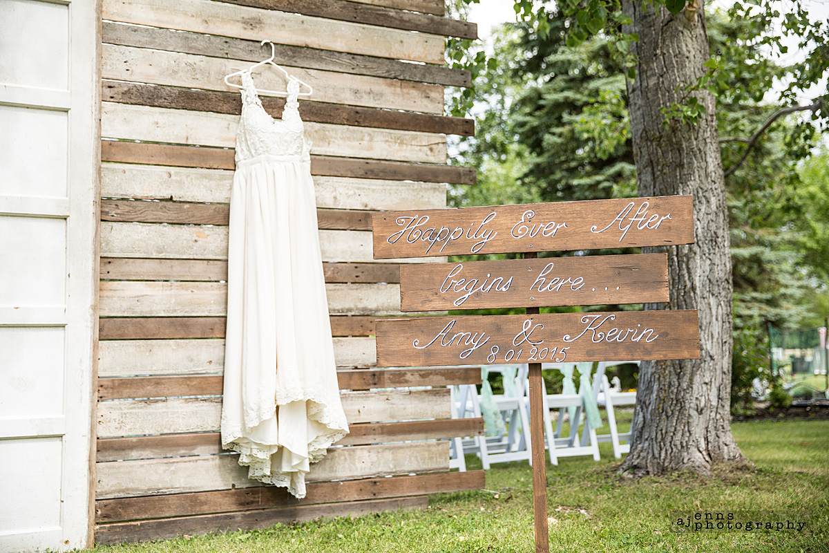 Amy & Kevin at Patricia Beach – AJ Enns Photography