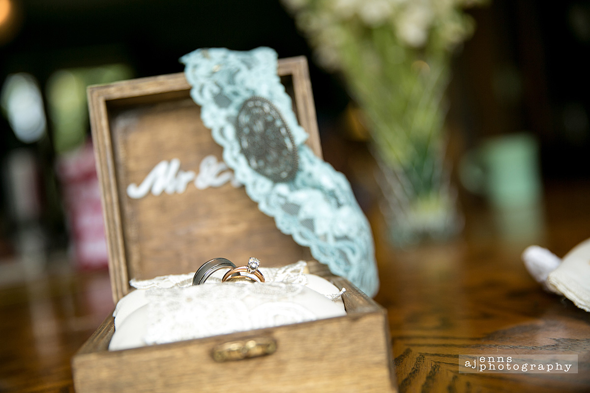 Amy & Kevin at Patricia Beach – AJ Enns Photography