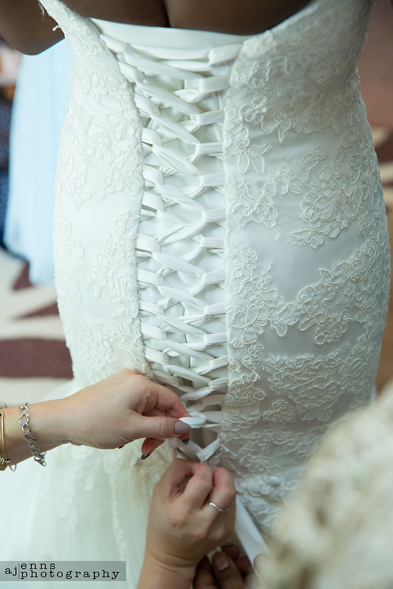 Tabitha & Matt – Leo Mole Sculpture Gardens – AJ Enns Photography